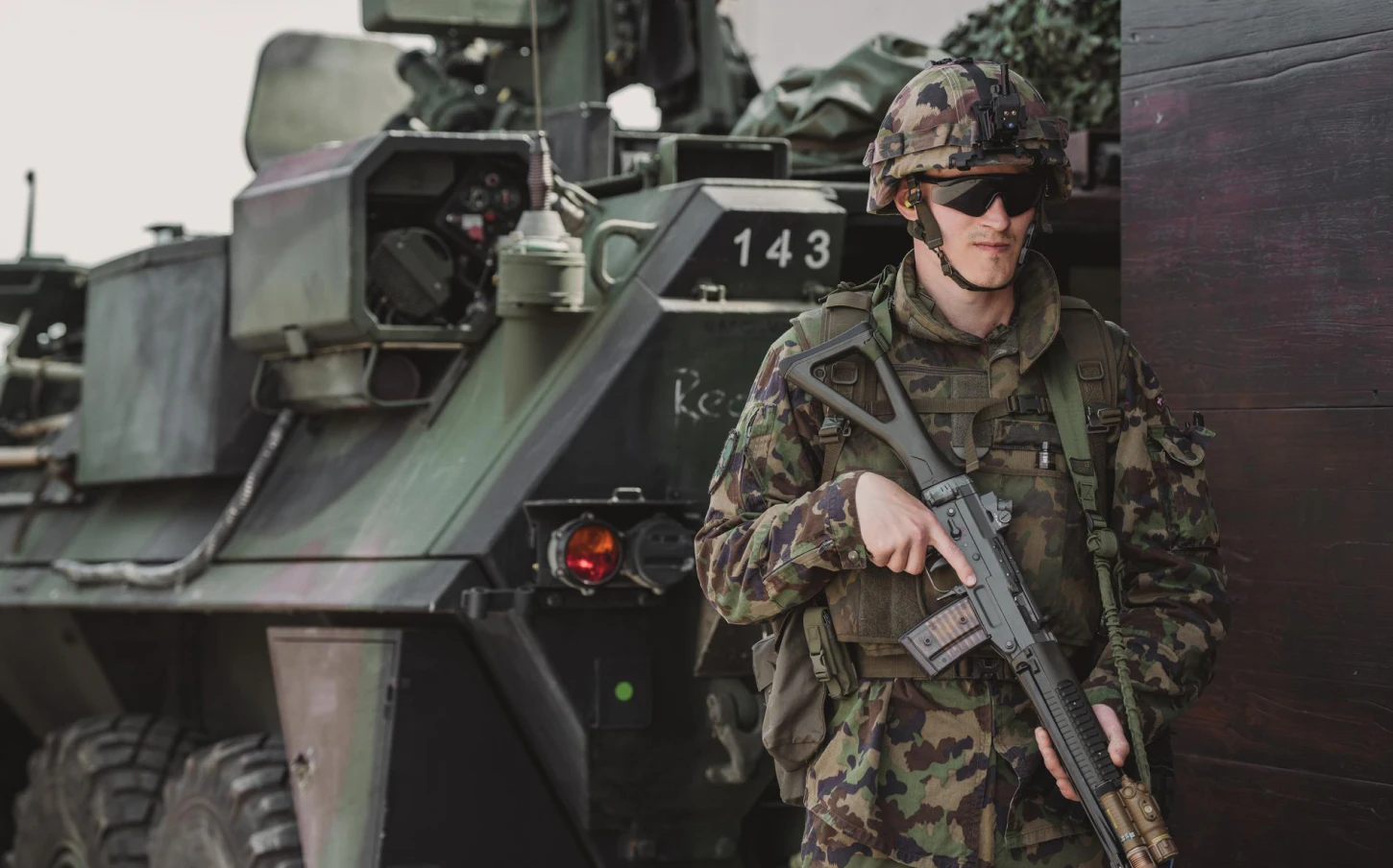 Die Schweizer Armee verteidigt Land und Bevölkerung