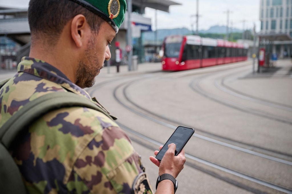 Armée suisse | Armée suisse défend